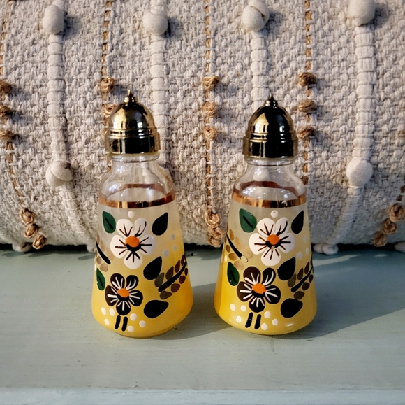 Other | Vintage Glass Salt And Pepper Shakers With Floral Design | Poshmark